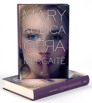 Gera mergaitė. Dėmesį prikaustantis, nežinomybe persun..